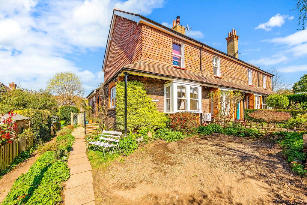 Doods Road, Reigate, Surrey, RH2 2 bed end of terrace house for sale ...