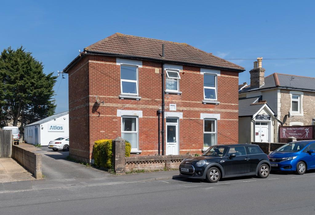 Wycliffe RD - FREE DELIVEROO 6 bed detached house to rent - £3,000 pcm ...