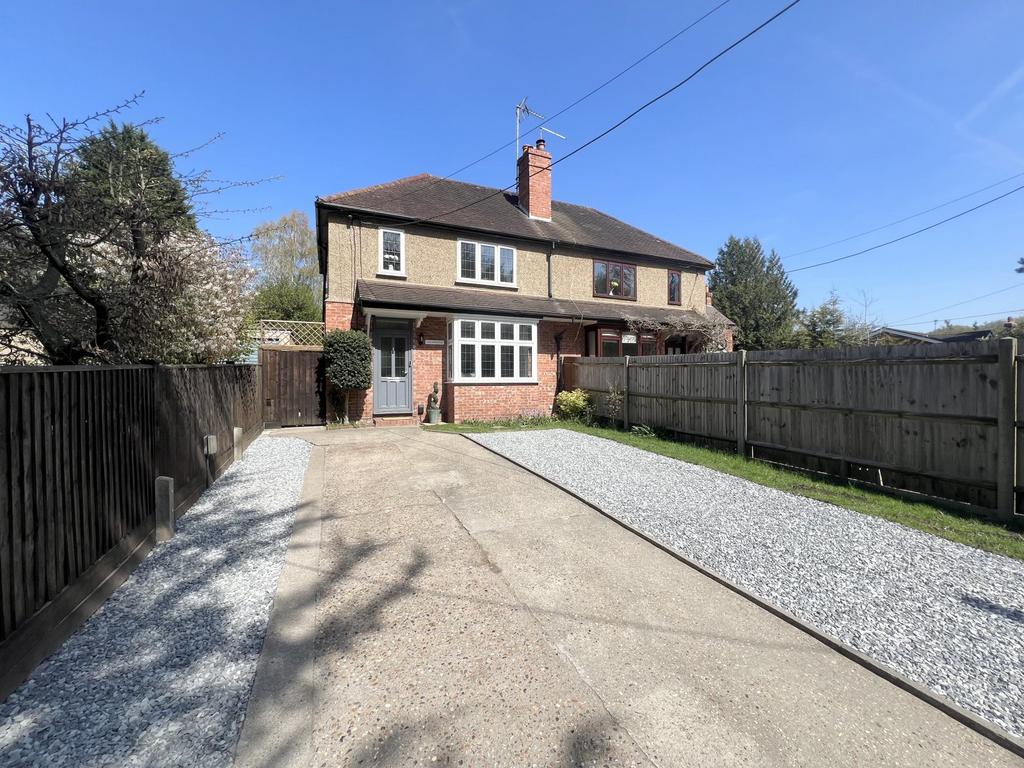 London Road, Bracknell, Berkshire 2 bed semi-detached house for sale ...