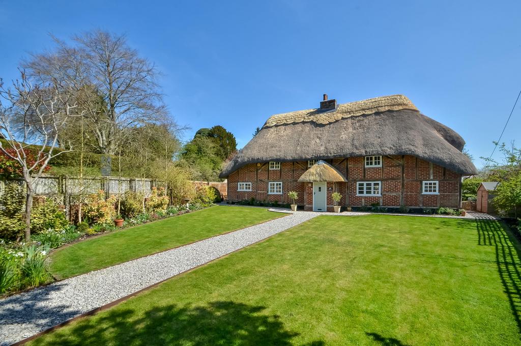 Itchen Stoke, Alresford, Hampshire, SO24 3 bed detached house for sale ...