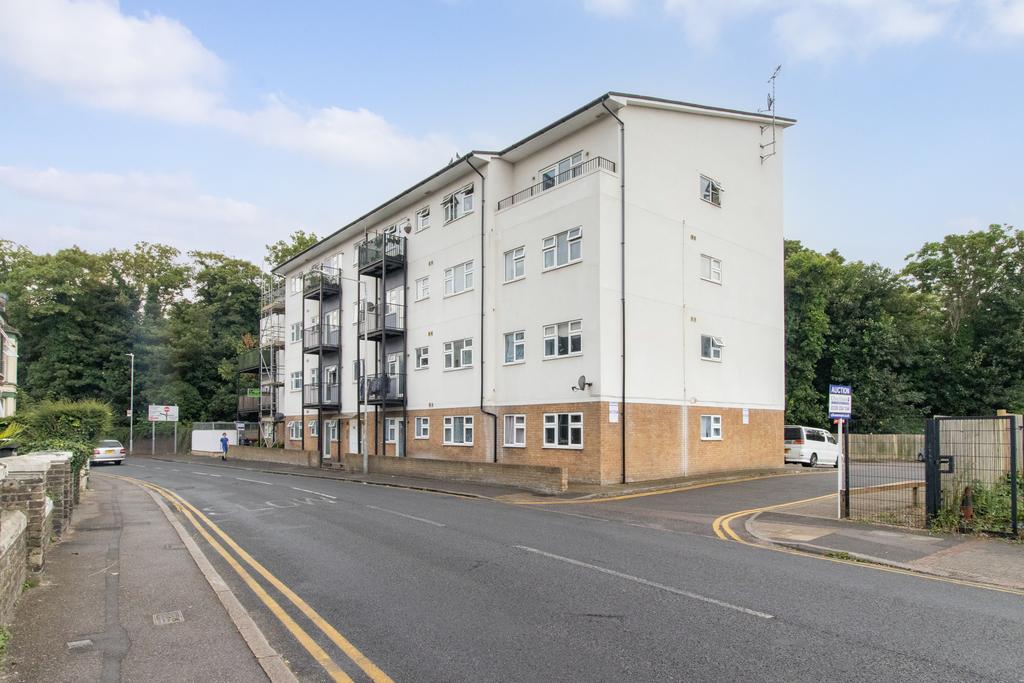 Eaton Road, Margate, CT9 2 bed flat for sale - £160,000