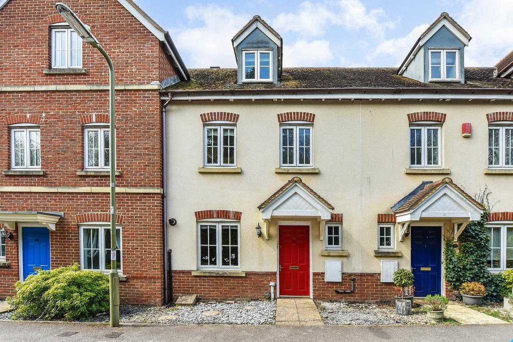 Victoria Way, Liphook, Hampshire 4 bed terraced house for sale - £425,000