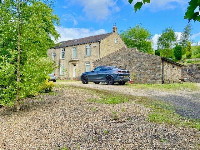 Shawclough Road, Rossendale... 5 bed semi-detached house - £450,000