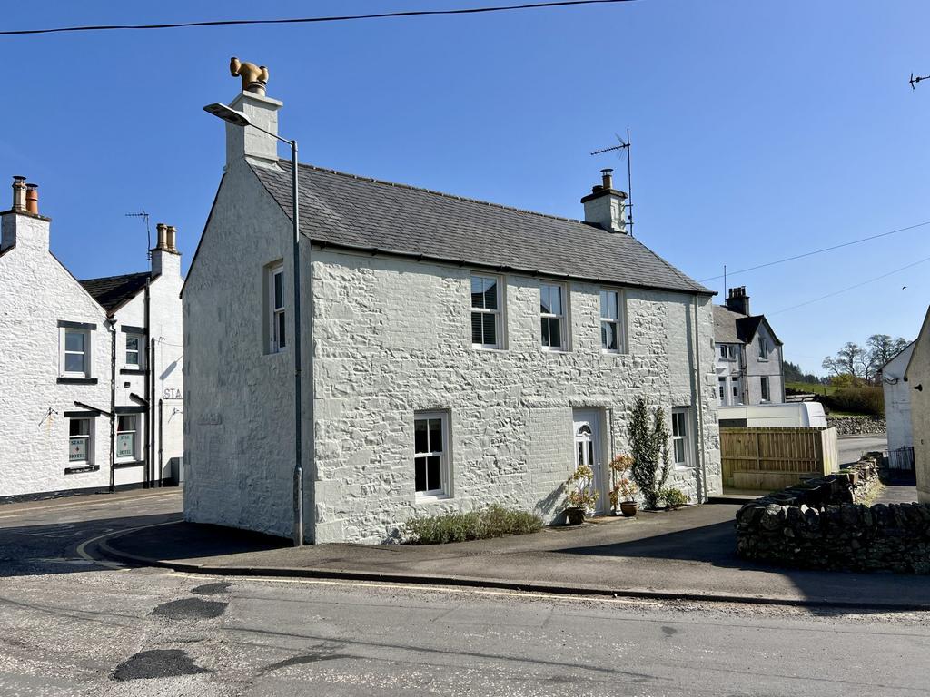 20 Main Street, Twynholm 3 bed detached house for sale - £175,000