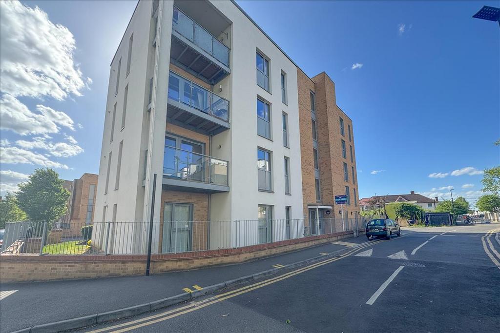 Chapman House, Manor Lane, Feltham... 2 bed flat - £350,000