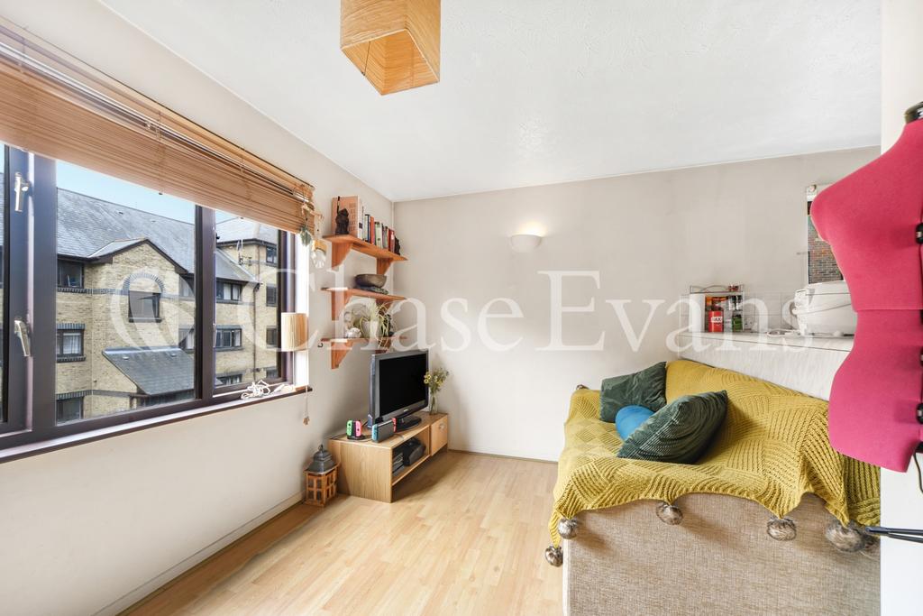 Transom Square, Isle Of Dogs, London... 1 bed flat - £1,516 pcm (£350 pw)