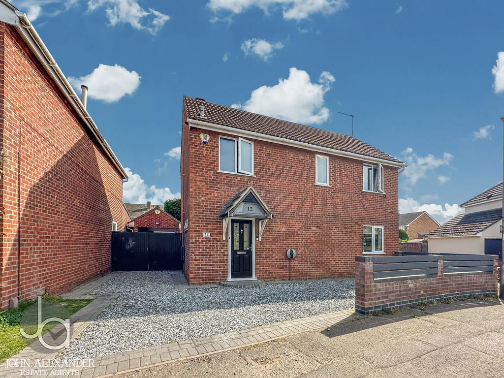 Tollgate Drive, Stanway 3 bed detached house - £400,000