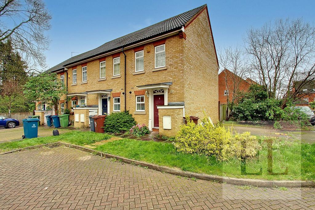 Edinburgh Close, Pinner HA5 2 bed terraced house - £1,875 pcm (£433 pw)