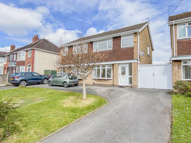 Coalway Road, Wolverhampton 3 bed semi-detached house - £240,000