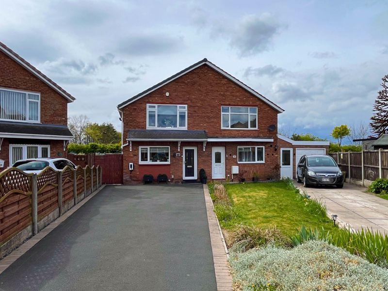 Sycamore Road, Burntwood, WS7 4RN 3 bed semi-detached house - £240,000