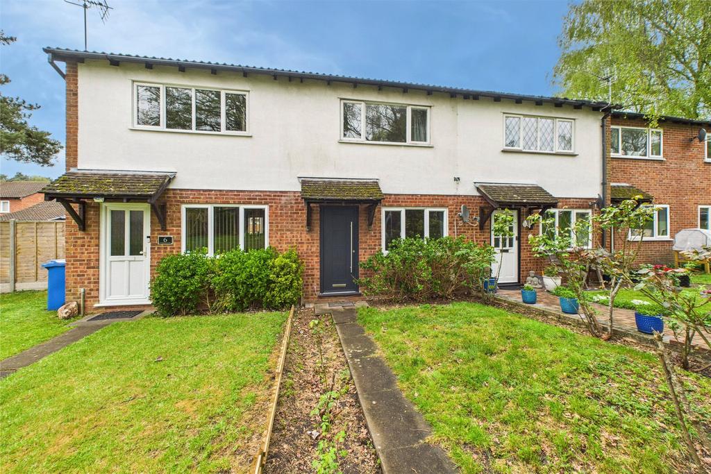 Peterhouse Close, Owlsmoor... 2 bed terraced house for sale - £325,000