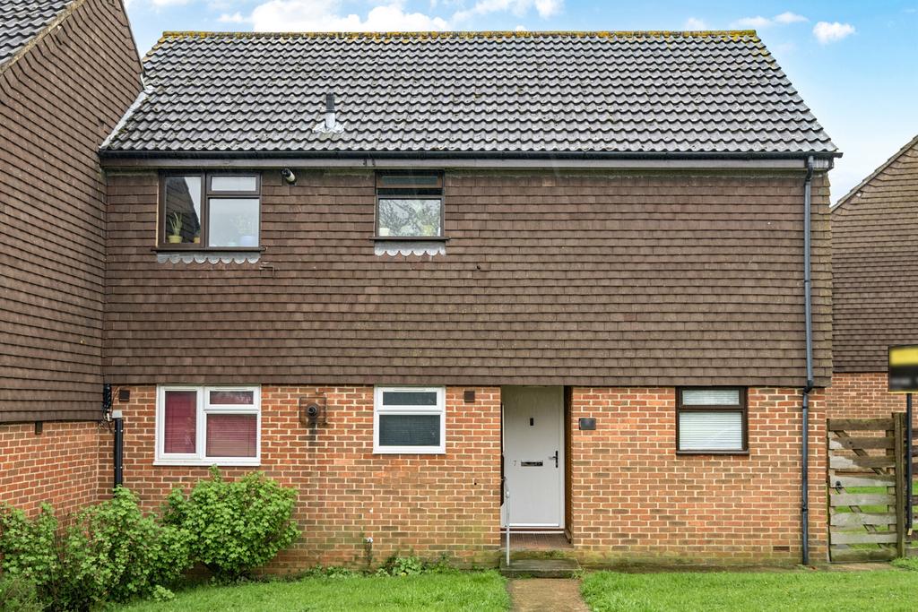 Cherry Avenue, Swanley, Kent 1 bed maisonette - £225,000