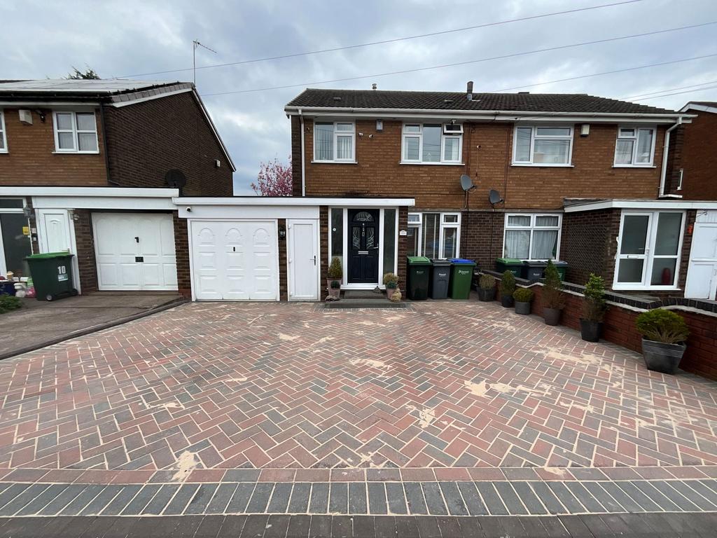 Regis Heath Road, Rowley Regis B65 3 bed semi-detached house for sale ...