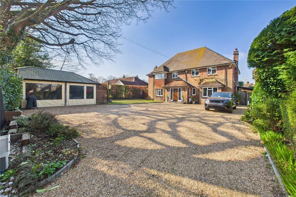 Mill Lane, East Grinstead RH19 5 bed detached house for sale - £1,250,000