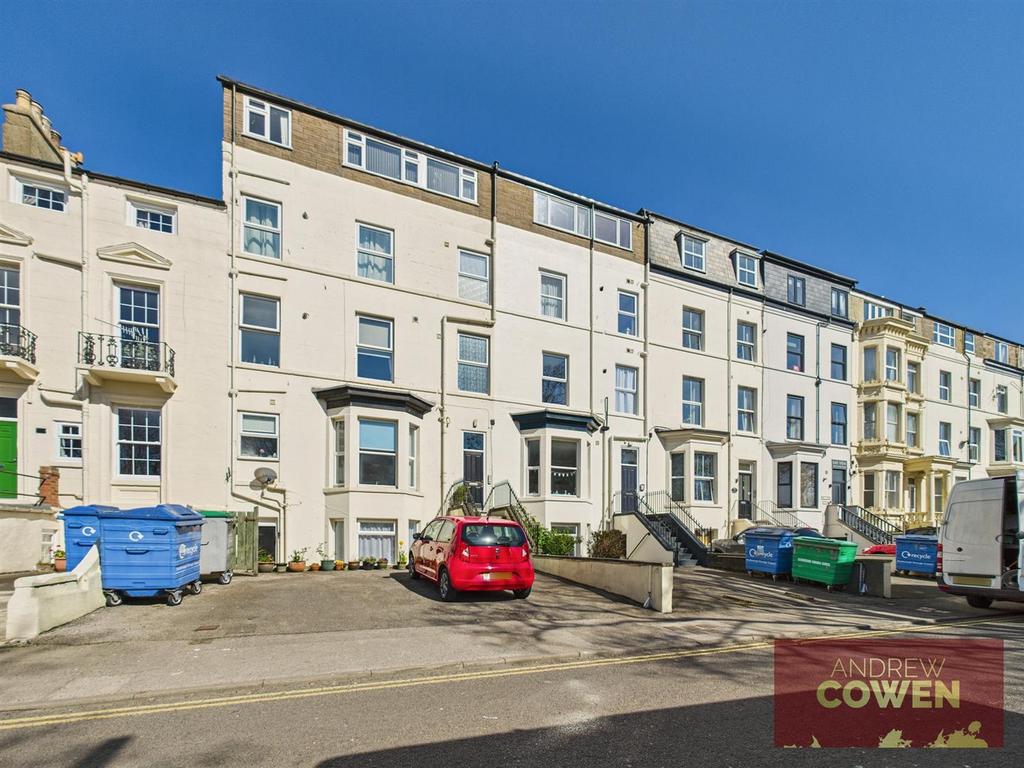 Castle Road, Scarborough YO11 3 bed apartment for sale - £170,000