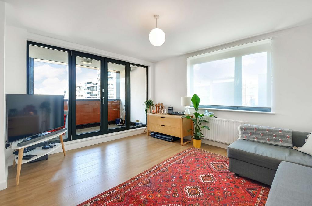at Bristow Court, 14 Triangle Road... 2 bed apartment for sale - £550,000