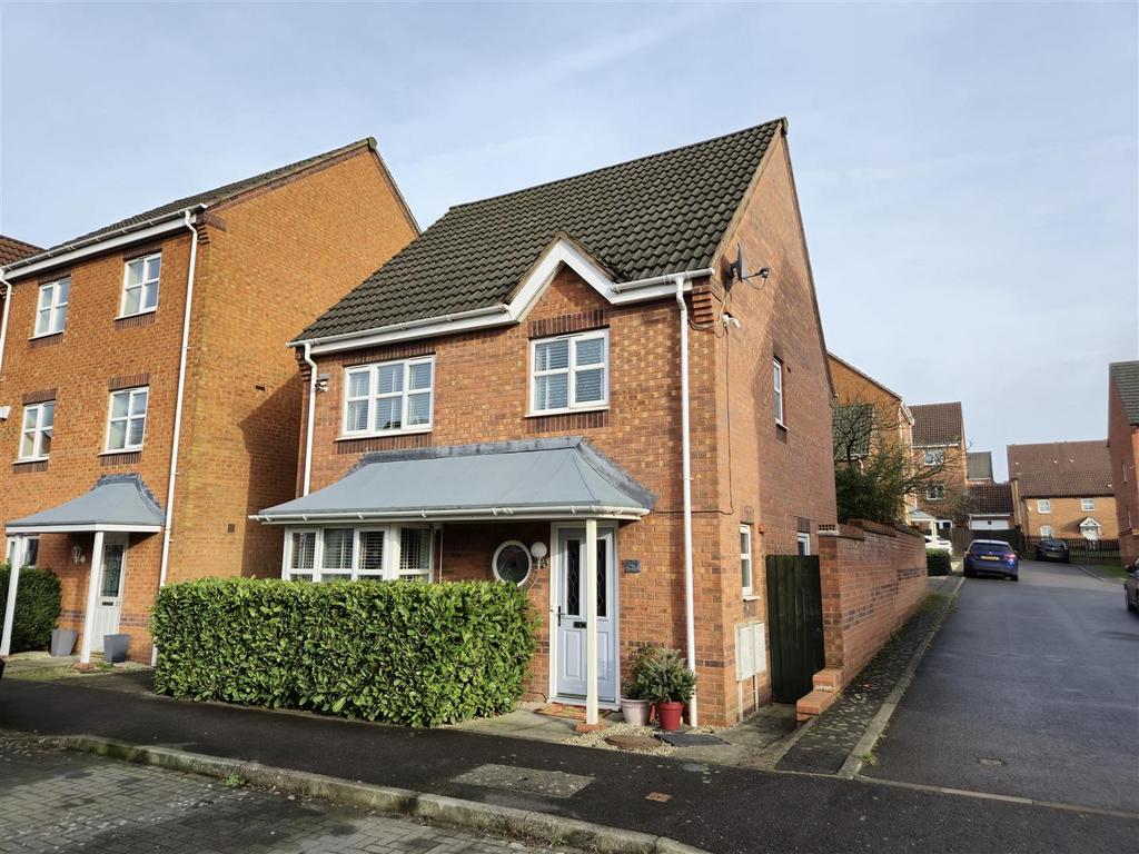 Harker Drive, Coalville LE67 3 bed detached house - £274,000