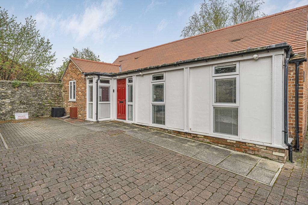 The Coach House, Abingdon, OX14 2 bed bungalow - £325,000