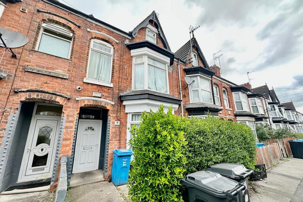 May Street, Hull HU5 5 bed terraced house - £160,000