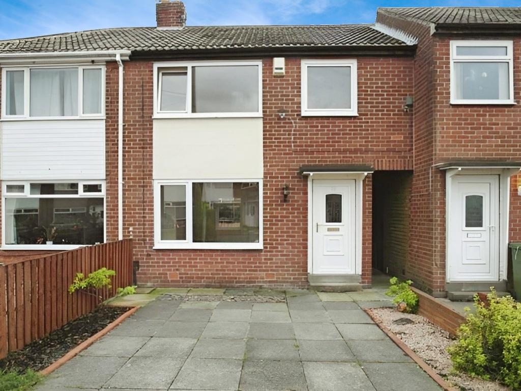 Springfield Avenue, Morley, LS27 3 bed terraced house - £975 pcm (£225 pw)