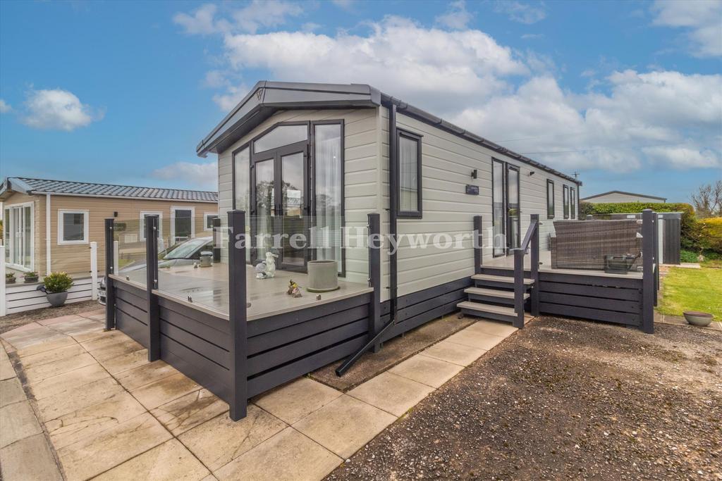 Cabus Nook Lane, Preston PR3 2 bed property for sale - £75,000