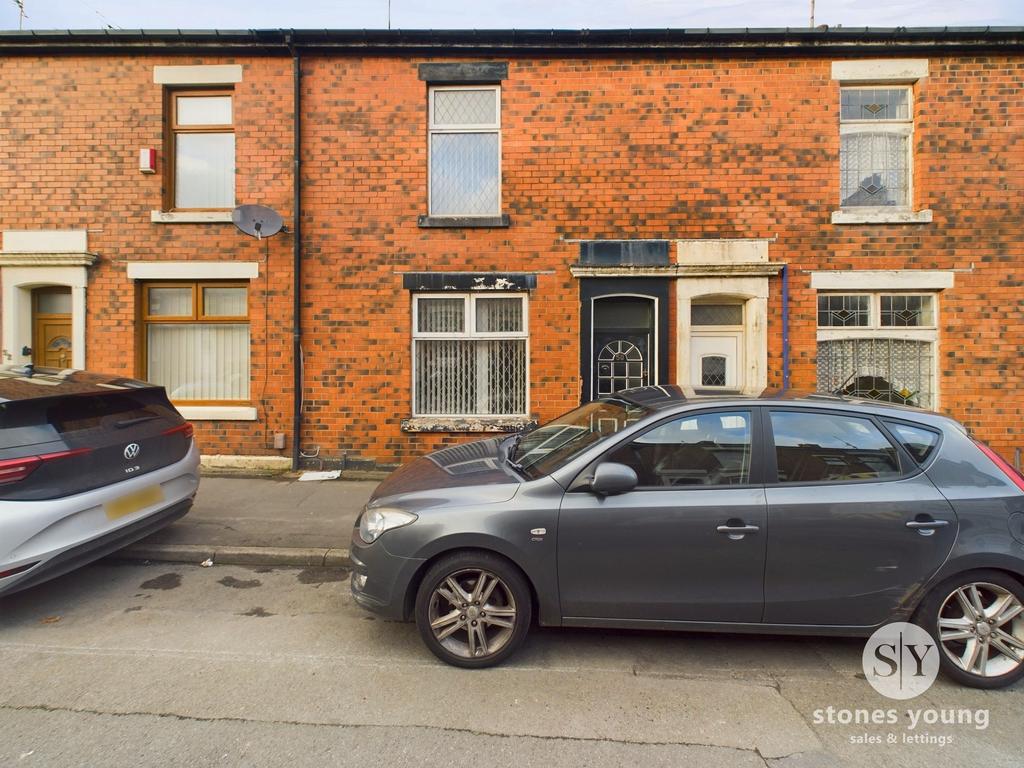 Queen Victoria Street, Blackburn, BB2 2 bed terraced house for sale - £ ...