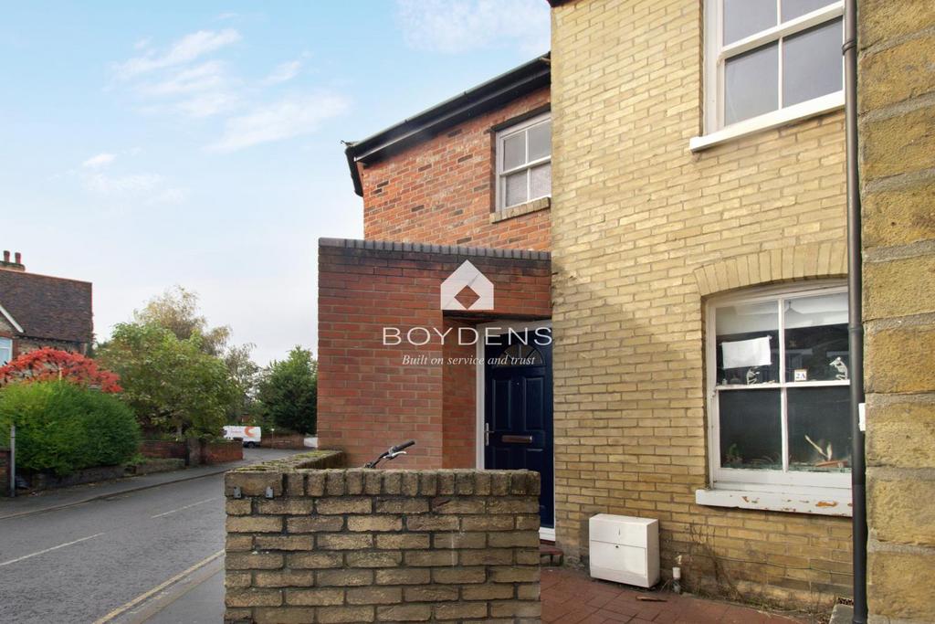 Creffield Road, Colchester CO3 1 bed flat - £825 pcm (£190 pw)