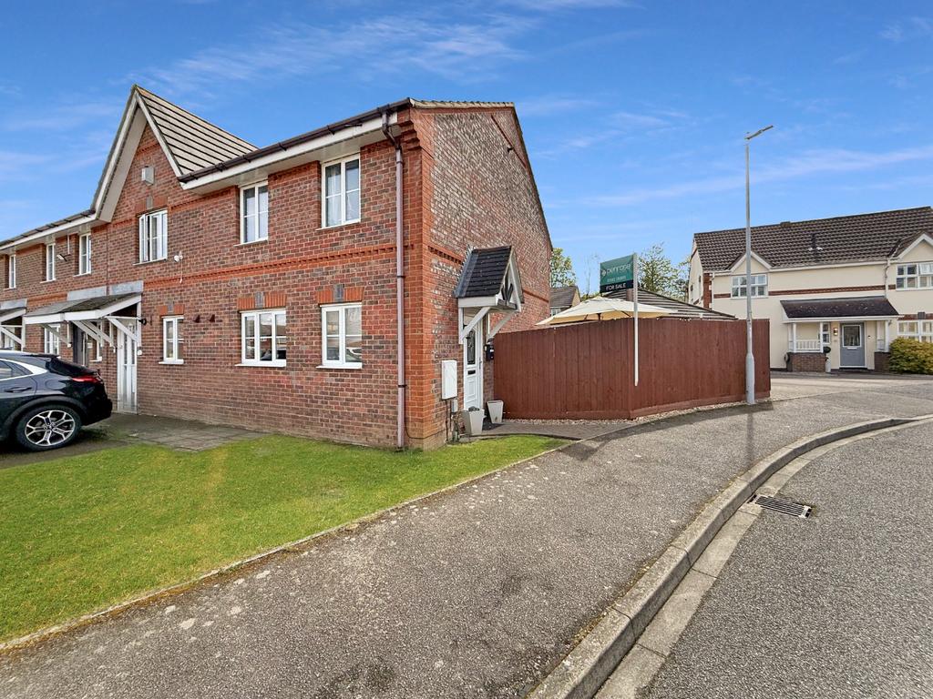 Willoughby Close, Dunstable LU6 3 bed end of terrace house for sale - £ ...