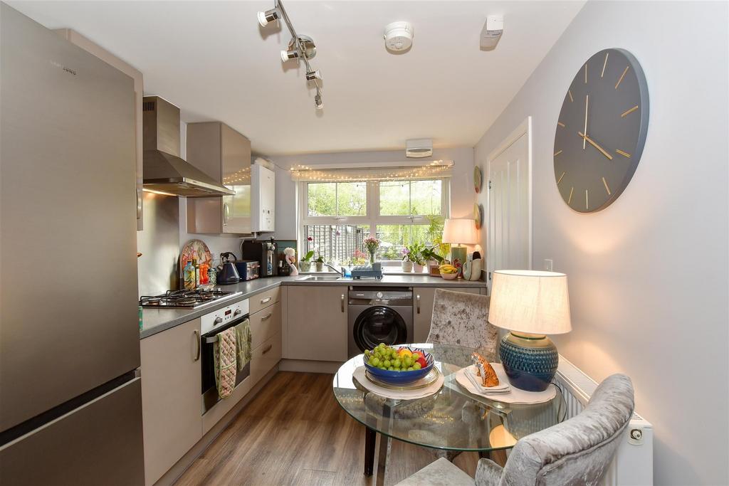 Crouch Road, Tonbridge TN12 2 bed terraced house for sale - £208,500