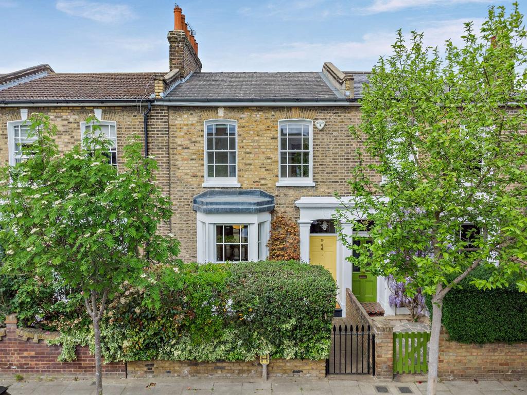 Gayhurst Road, London E8 3 bed terraced house for sale - £1,800,000