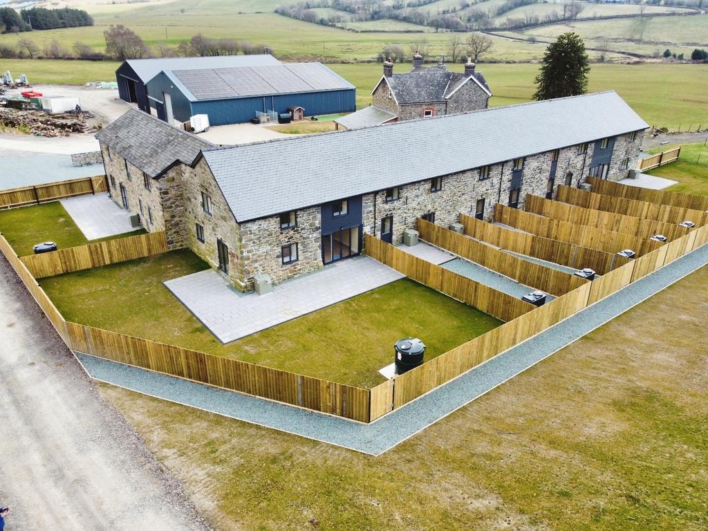 Clatter, Caersws, Powys, SY17 2 bed terraced house - £795 pcm (£183 pw)