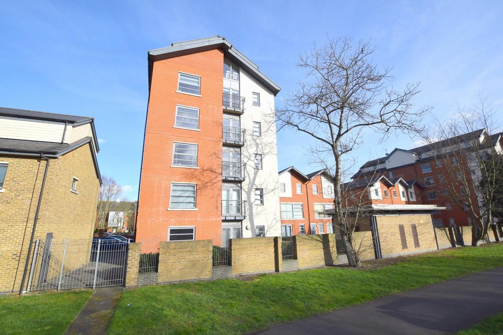 Rotary Way, Colchester, CO3 2 bed apartment - £1,100 pcm (£254 pw)