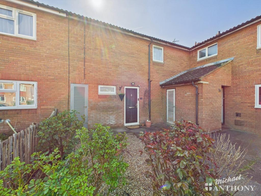 Cornbrook Road, Aylesbury... 3 bed terraced house - £1,550 pcm (£358 pw)