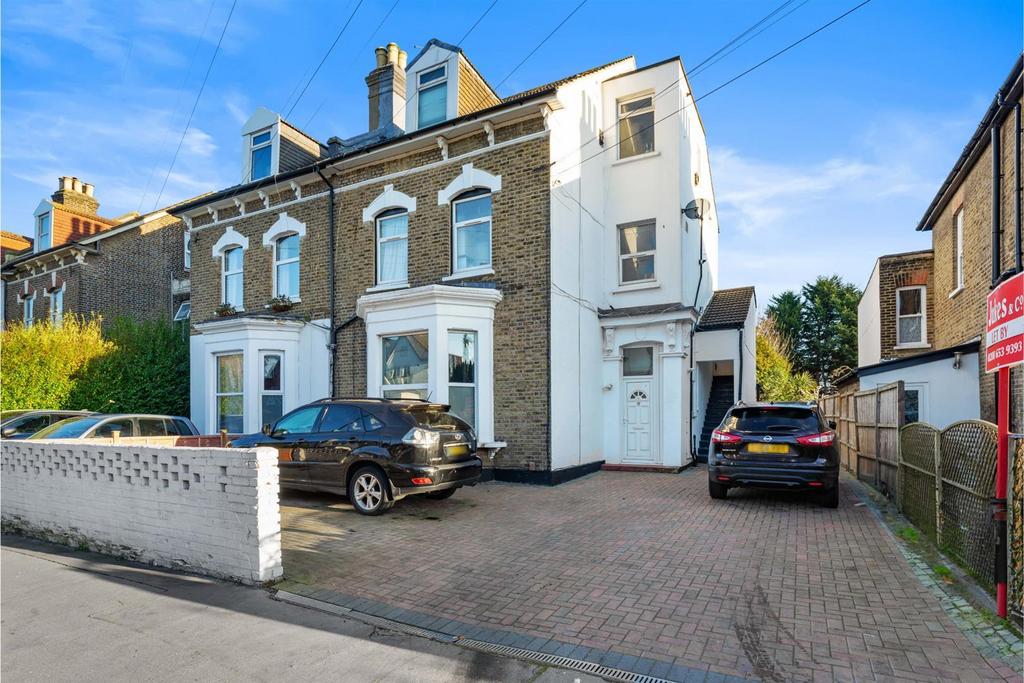 Prince Road, London 1 bed flat for sale - £255,000