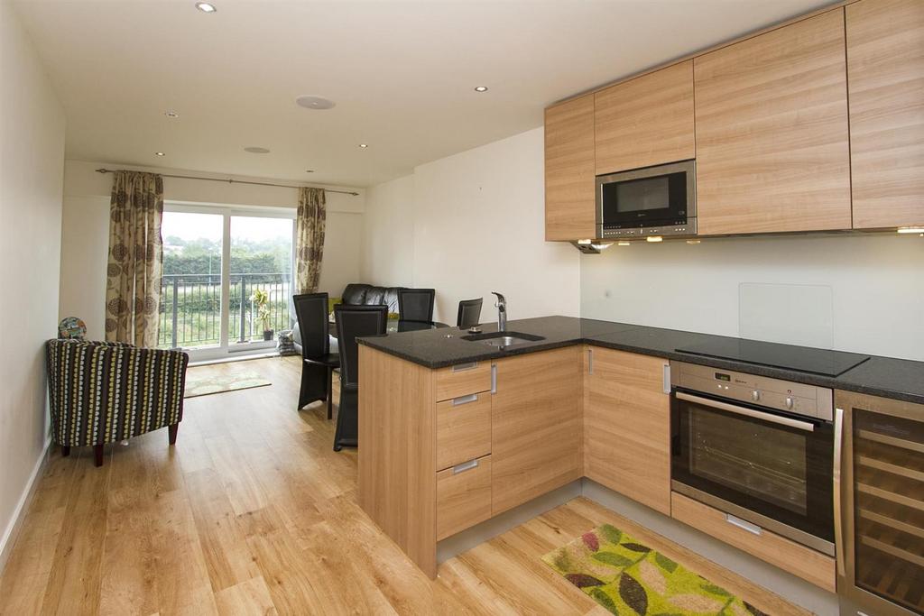 Eldon House, Beaufort Park, Colindale 2 bed apartment - £1,800 pcm (£415 pw)