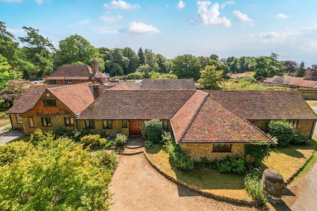 Hascombe Road, Hascombe, Godalming, GU8 4 bed detached house - £1,750,000