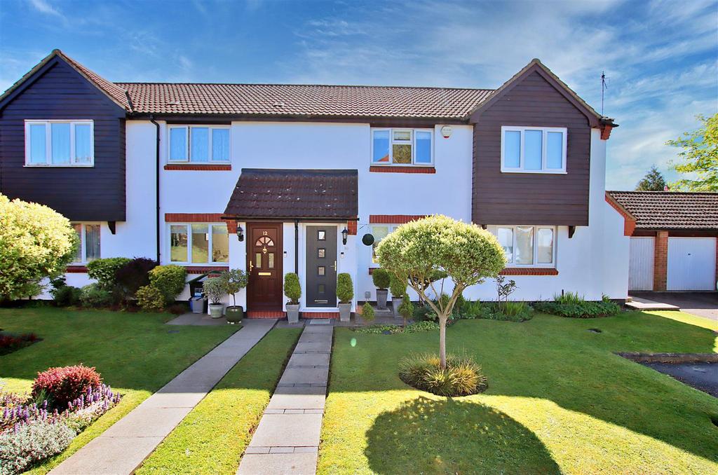 Pinewood Close, Borehamwood 2 bed house for sale - £425,000