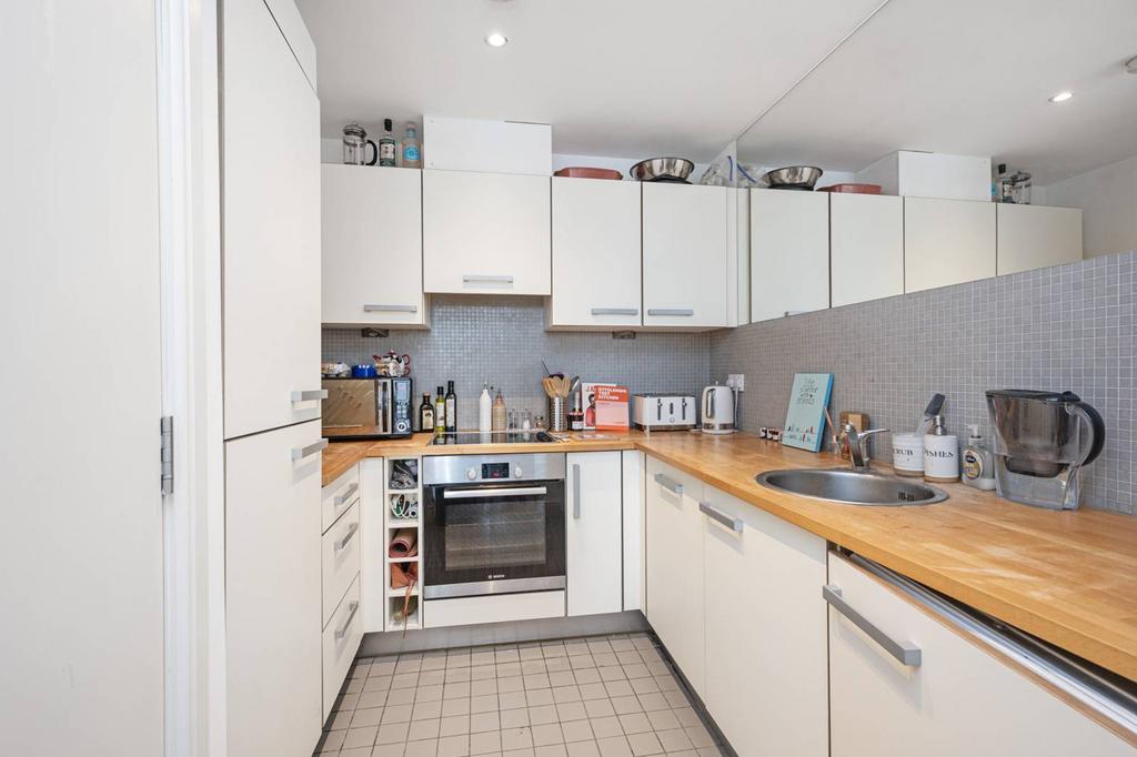 Plumbers Row, Aldgate, London, E1 2 bed flat to rent - £3,467 pcm (£800 pw)