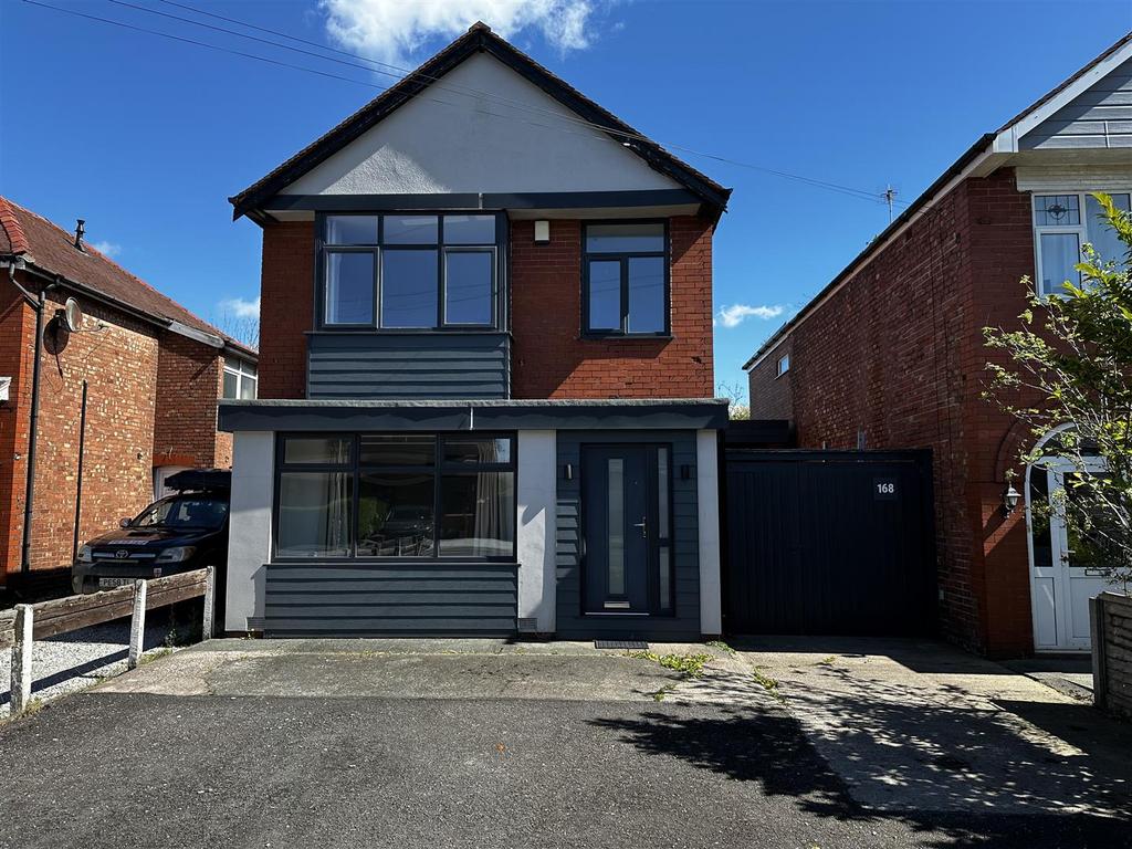 Hesketh Lane, Tarleton, Preston 4 bed detached house for sale - £349,950