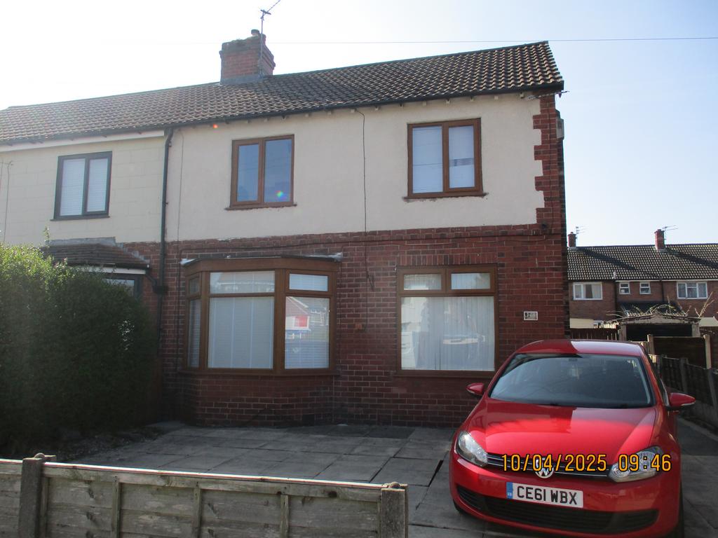 Rake Lane, Swinton M27 3 bed semi-detached house - £260,000