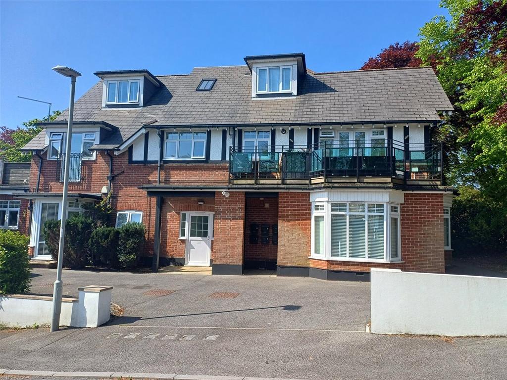 Sandecotes Road, Poole, Dorset, BH14 3 bed apartment for sale - £485,000