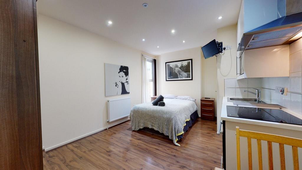 Cranhurst Road Studio - £1,365 pcm (£315 pw)