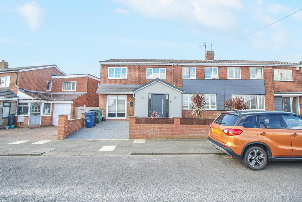 Goswick Drive, Red House Farm 4 bed semi-detached house for sale - £305,000