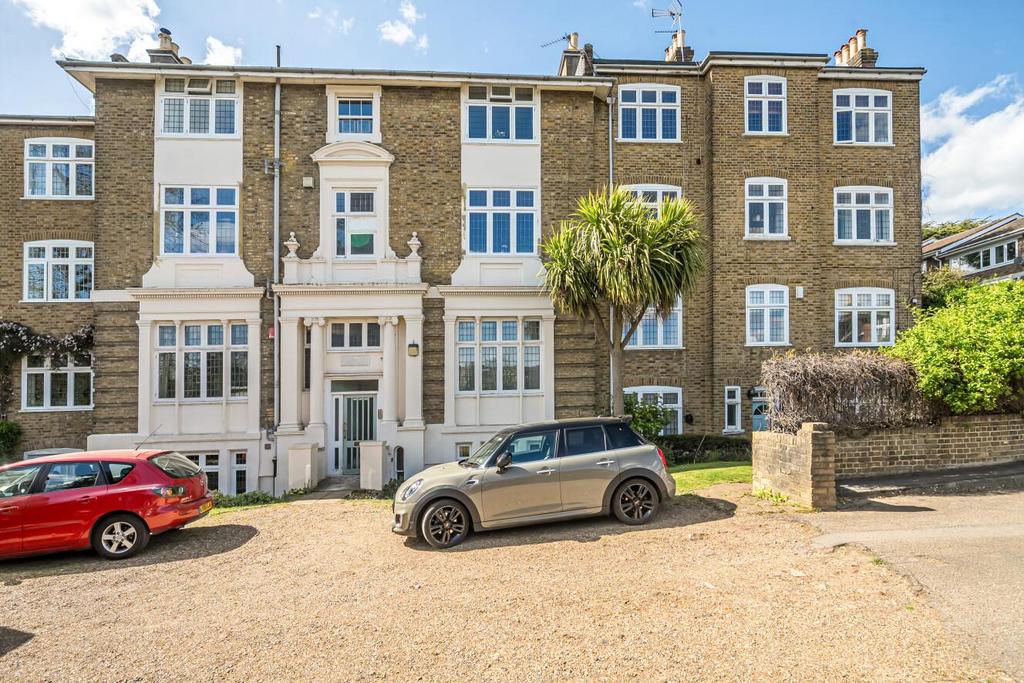 Dartmouth Road, Sydenham, London, SE26 3 bed flat for sale - £575,000