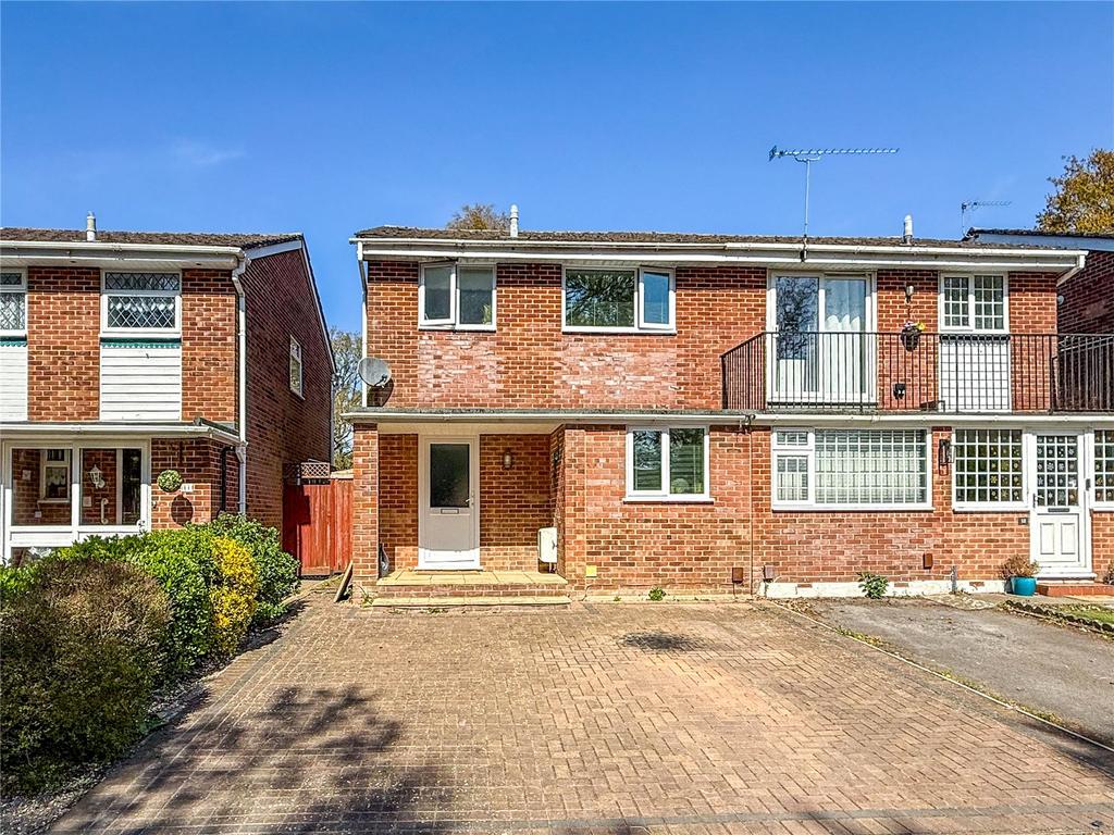 Barlands Close, Burton, Christchurch... 3 bed semi-detached house - £ ...