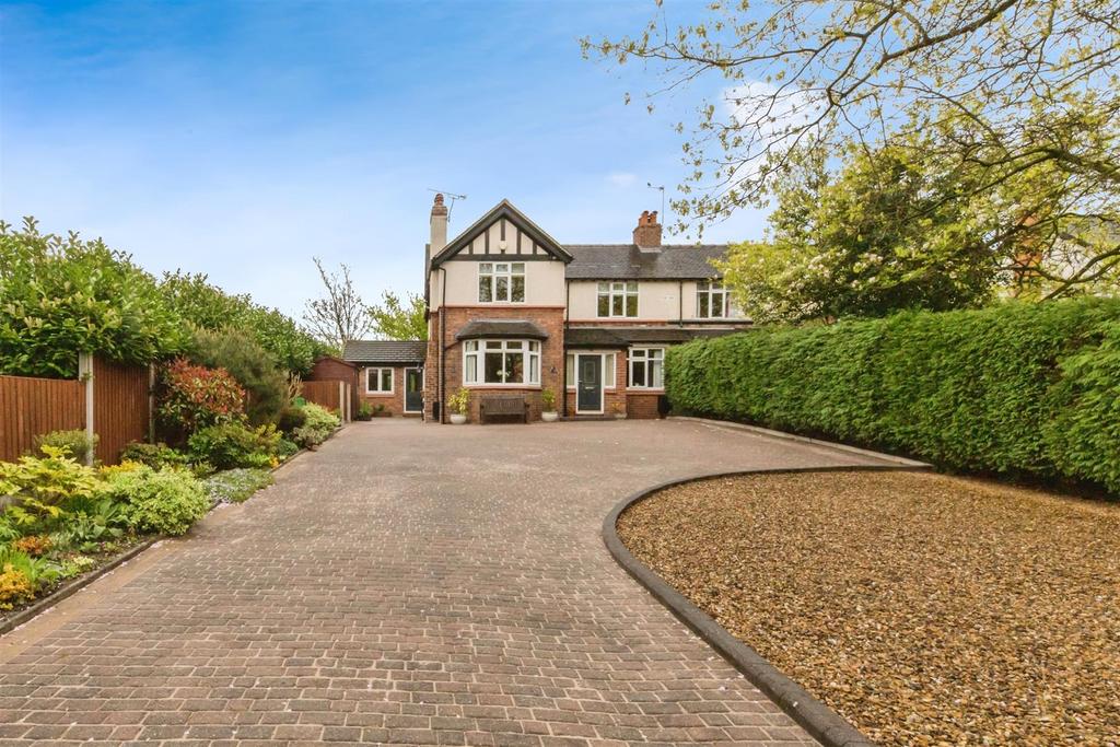 Crewe Road, Haslington, Crewe 3 bed semi-detached house - £430,000