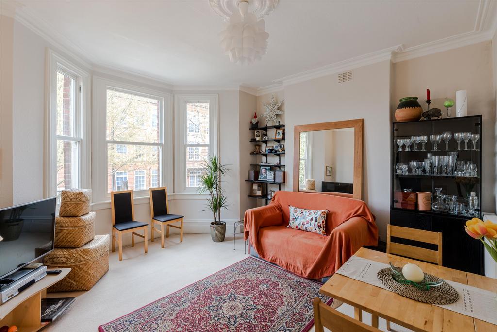 Essendine Road, Maida Vale W9 2 bed flat - £675,000