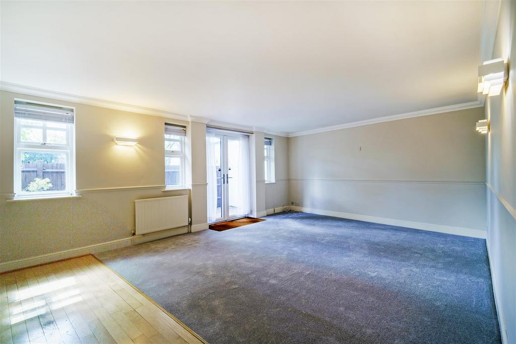 Erpingham Road, Putney SW15 2 bed flat to rent - £2,750 pcm (£635 pw)