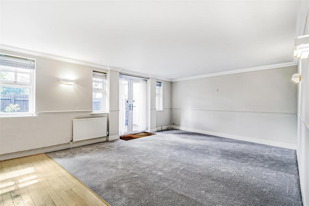 Erpingham Road, Putney SW15 2 bed flat - £2,750 pcm (£635 pw)