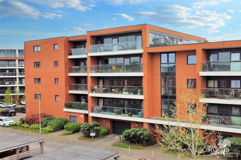 Bregawn House, Newbury RG14 2 bed apartment for sale - £112,000